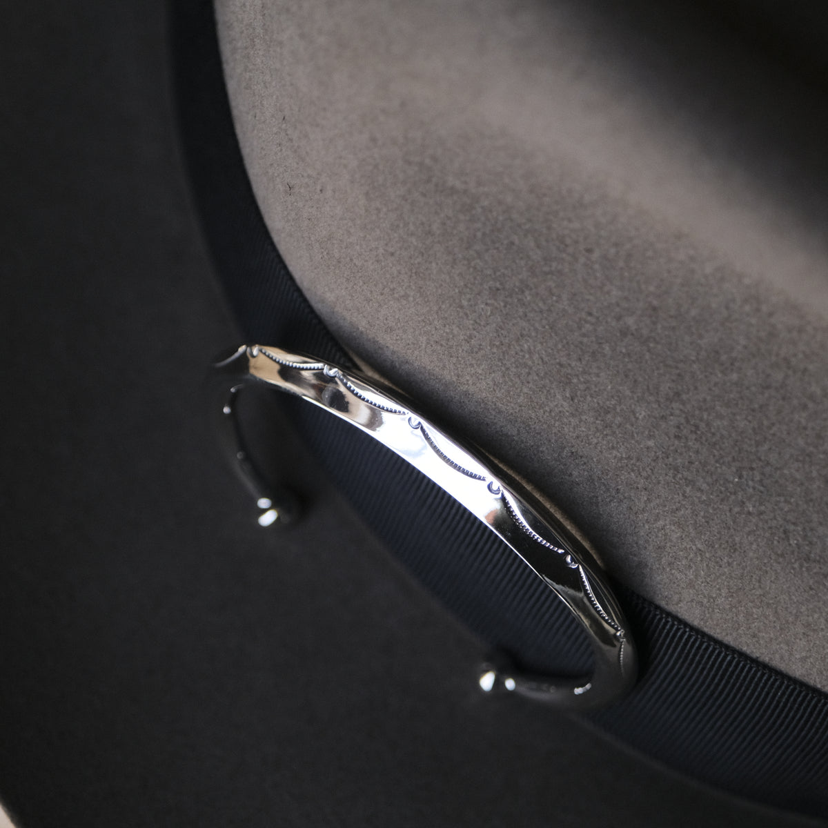 Larry Smith Naja Tapered End Bracelet – BROGUE